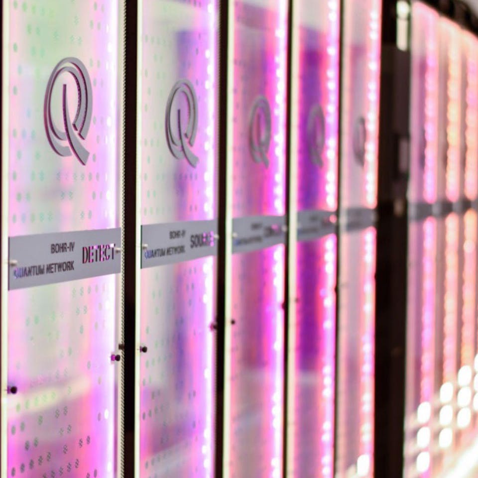 US achieves first uninterrupted quantum internet signal in a major ...